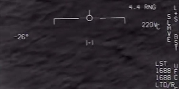 Video shows Navy pilots close encounter with an UFO Video shows Navy pilots close encounter with an UFO