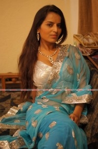 Actress Meghna Patel wears Saree to Congrats Modi for his win in Jammu ...