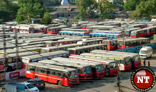 Commuters continue to suffer transport trauma as ‘Aapli Bus’ strike ...