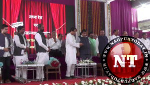 Rail Min flags off Ajni-Pune AC train from Nagpur, inaugurates 20 new ...