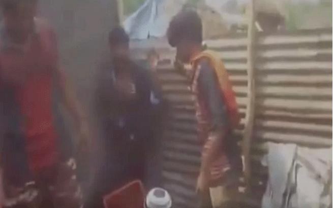 Gaurakshaks strike in Nagpur, man beaten for carrying some meat Gaurakshaks strike in Nagpur, man beaten for carrying some meat
