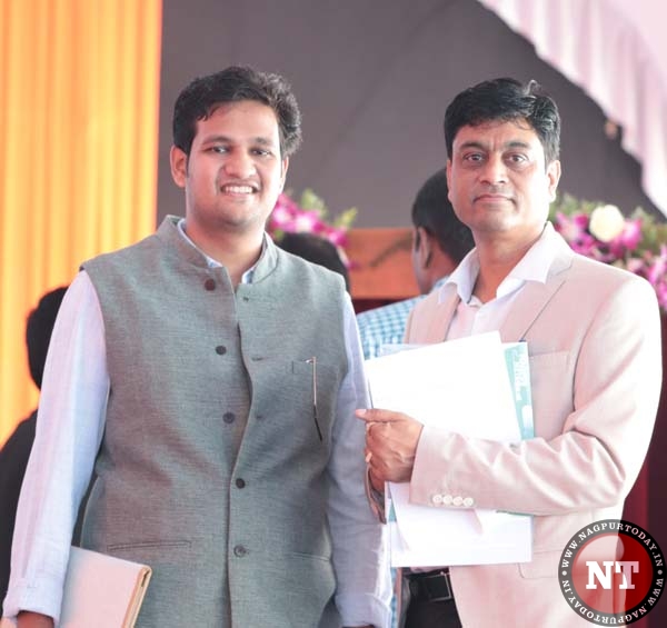 Politicos, bureaucrats land at Nagpur Metro Rail's maiden trial run ...