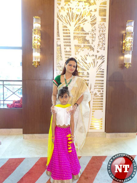 Vinit and Mansi enters wedlock with band, baaja, baraat ... & style too ...