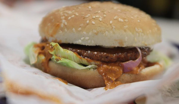 Burger Singh Sets Desi Tone For Western Fast Food – Nagpur Today ...