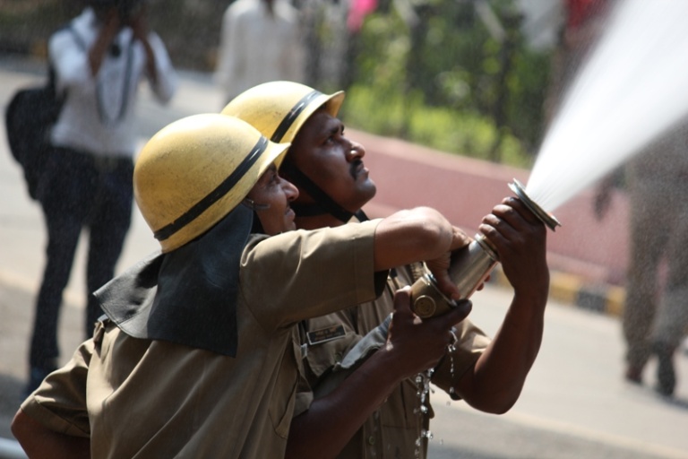 Fire Service Staff's Work proudfull - Nagpur Today : Nagpur News