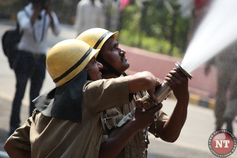 Fire Service Staff's Work proudfull - Nagpur Today : Nagpur News