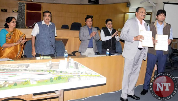 5 dead as truck hits bus near Etapalli village in Gadchiroli, mob ...