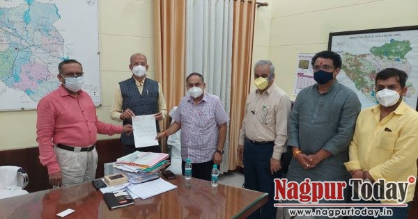 MP Dr. Mahatme donates two Cardiac Ambulances from his MPLads Fund ...