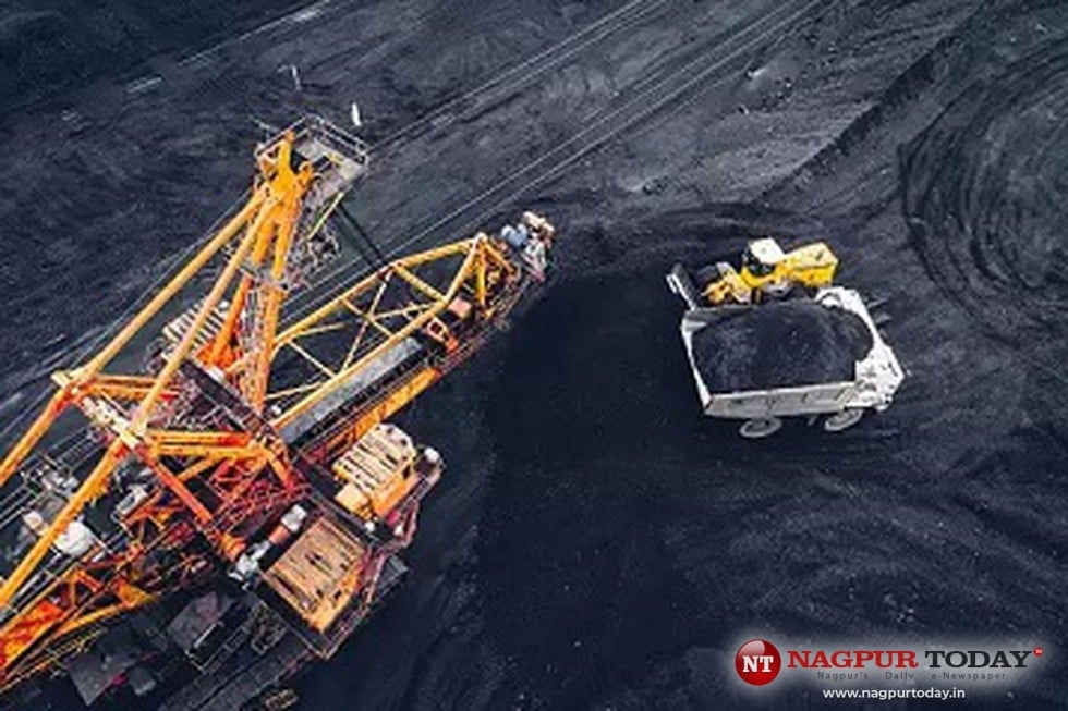 Smuggling of Black Gold worth crores continues from WCL mines, yards ...