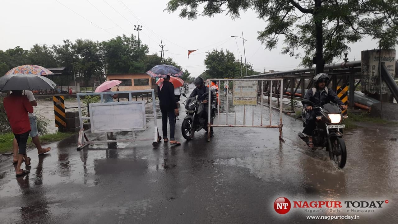 In Pics: Rain disrupts life in Kalamna, Pili Nadi overflows from Old ...