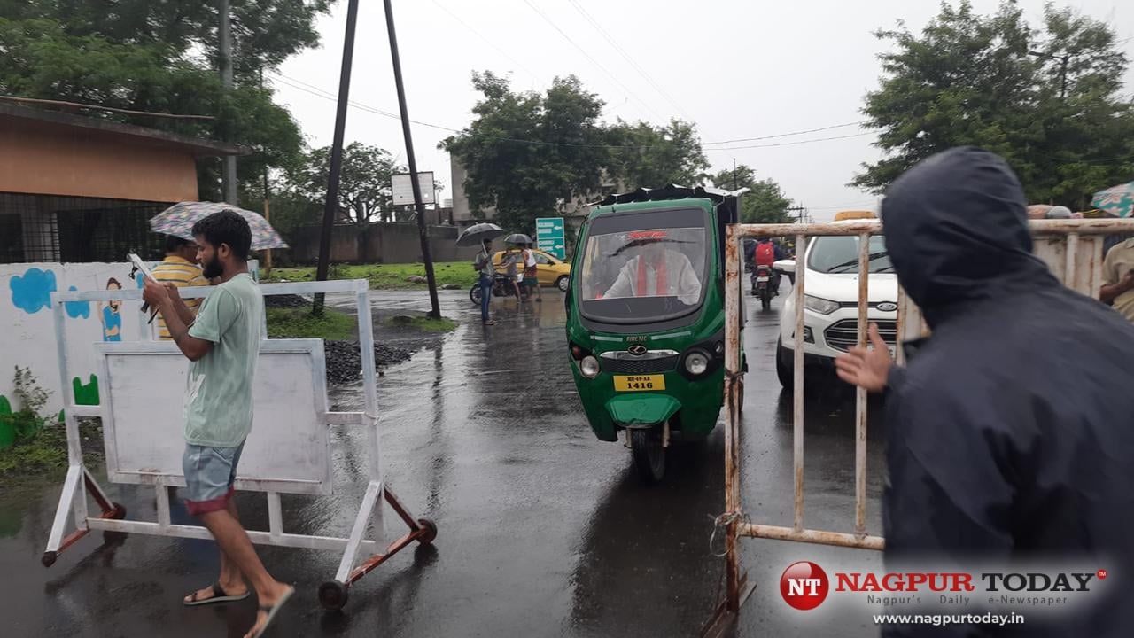 In Pics: Rain disrupts life in Kalamna, Pili Nadi overflows from Old ...