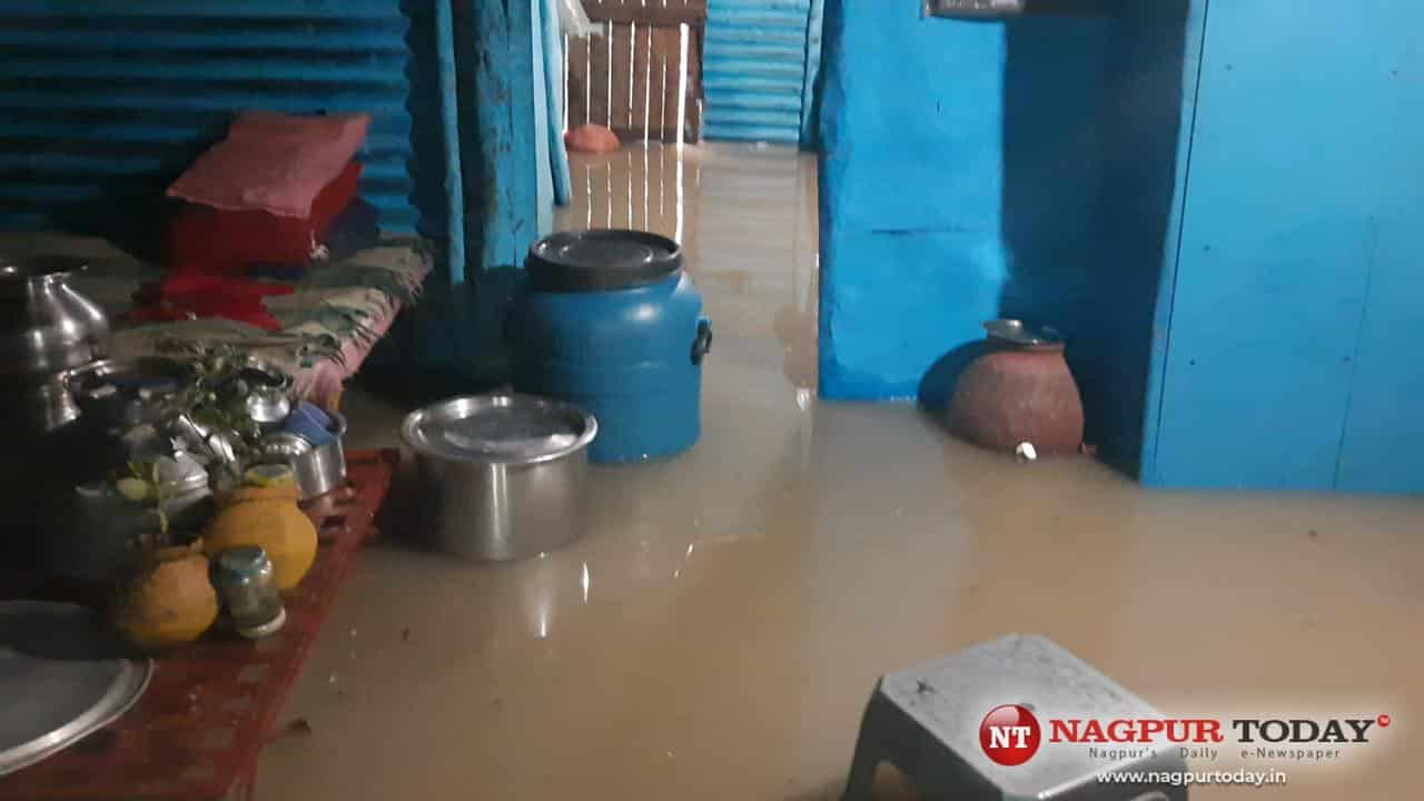 In Pics: Rain disrupts life in Kalamna, Pili Nadi overflows from Old ...
