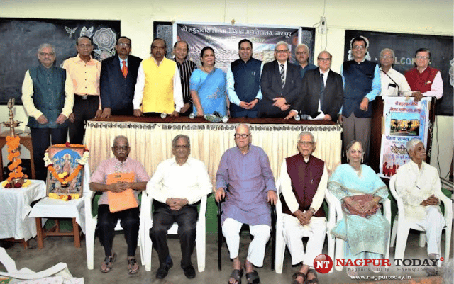 Mohota Science College professors felicitated by ex-students