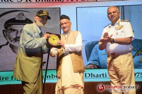 Governor Koshyari felicitates Gallantry Awardees of Indian Navy on ...