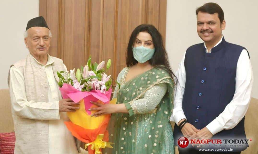 Governor visits DyCM residence for Ganesh Darshan