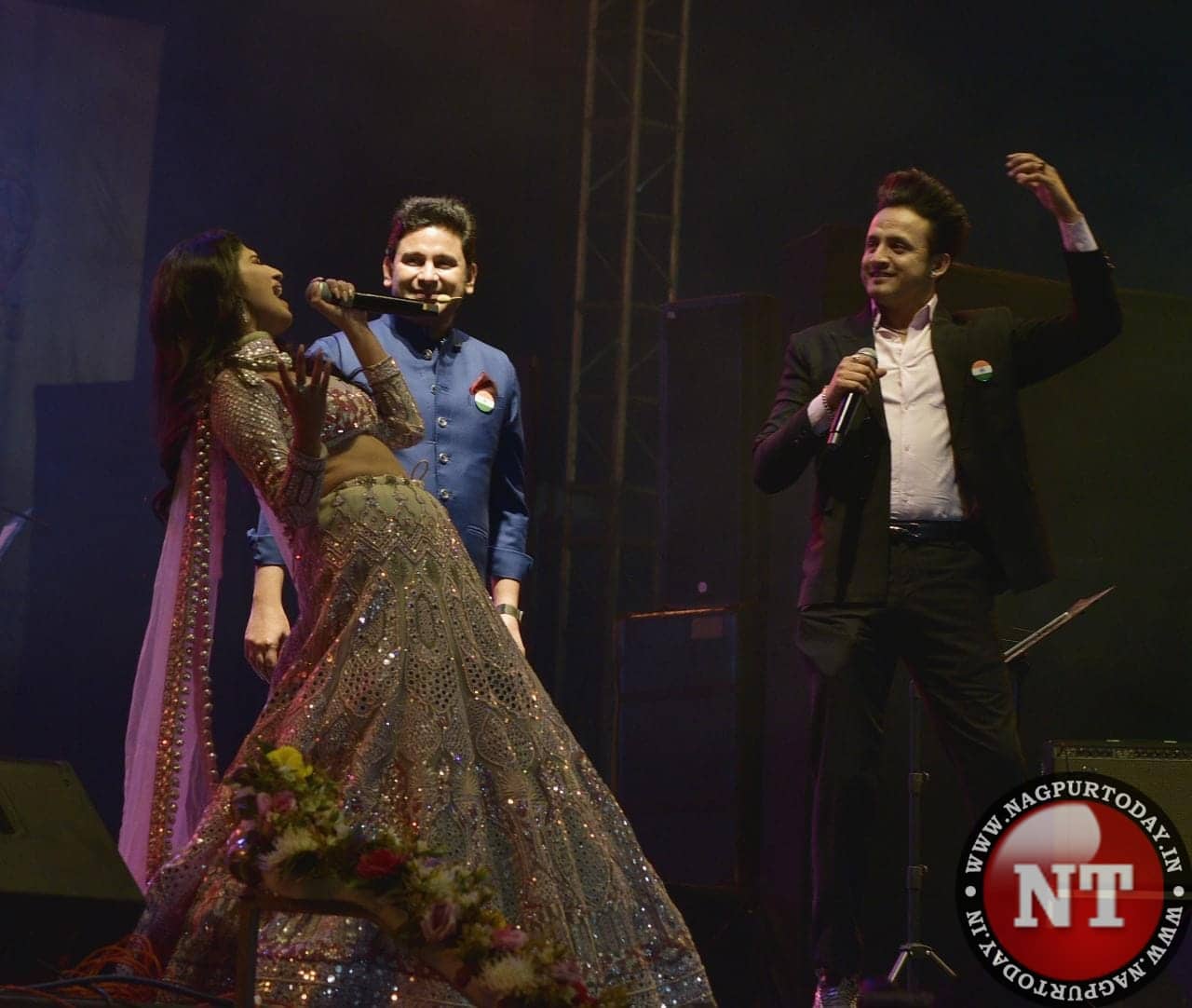 Poet Muntashir warms up hearts of audience at Khasdar Sanskrutik Mahotsav