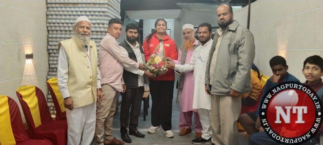 राकांपा कार्यकर्ताओं ने किया अल्फिया पठान का सत्कार