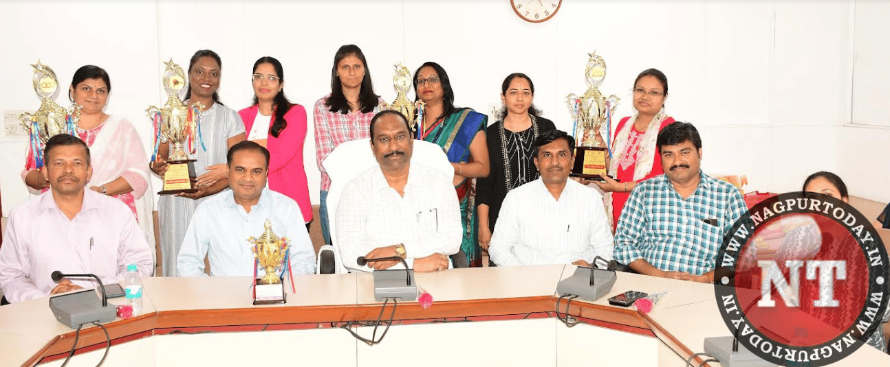 MSEDCL felicitates sportspersons for excelling in State-level contest