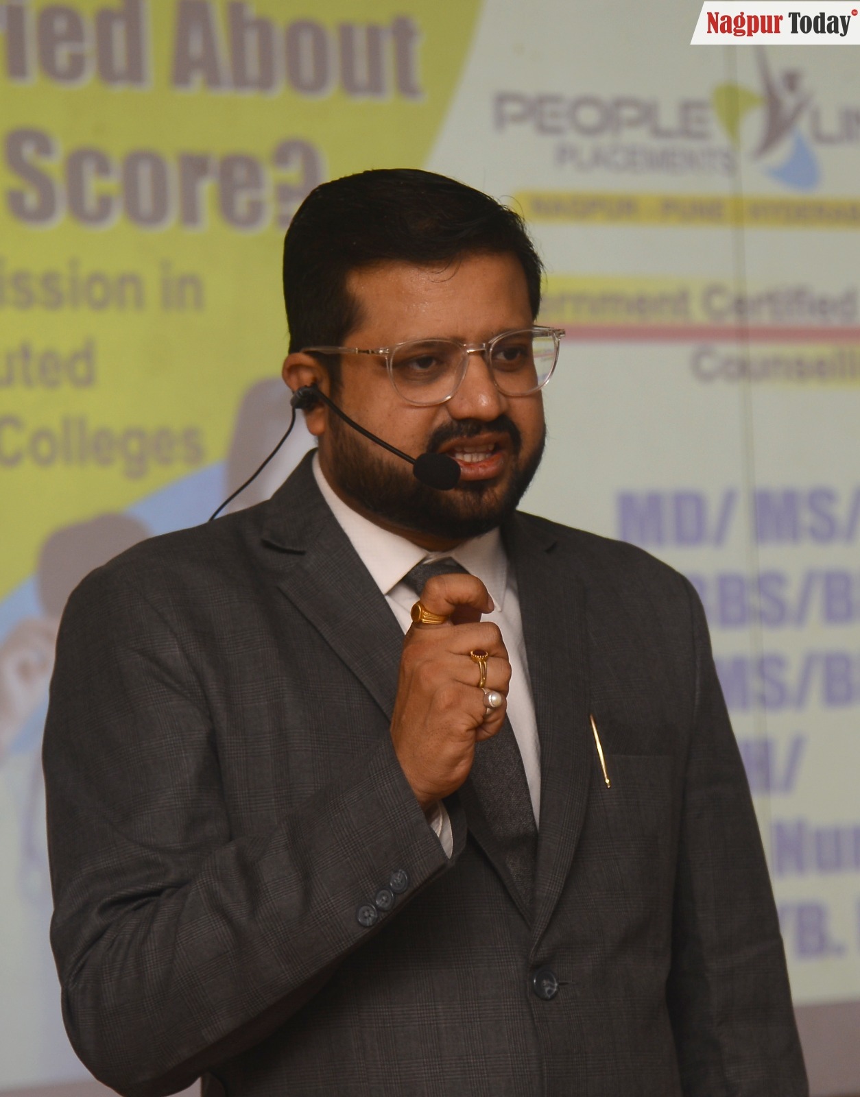 Dr. Atul Ingole Leads Seminar on NEET Counseling at Maharashtra's Biggest Education Fair
