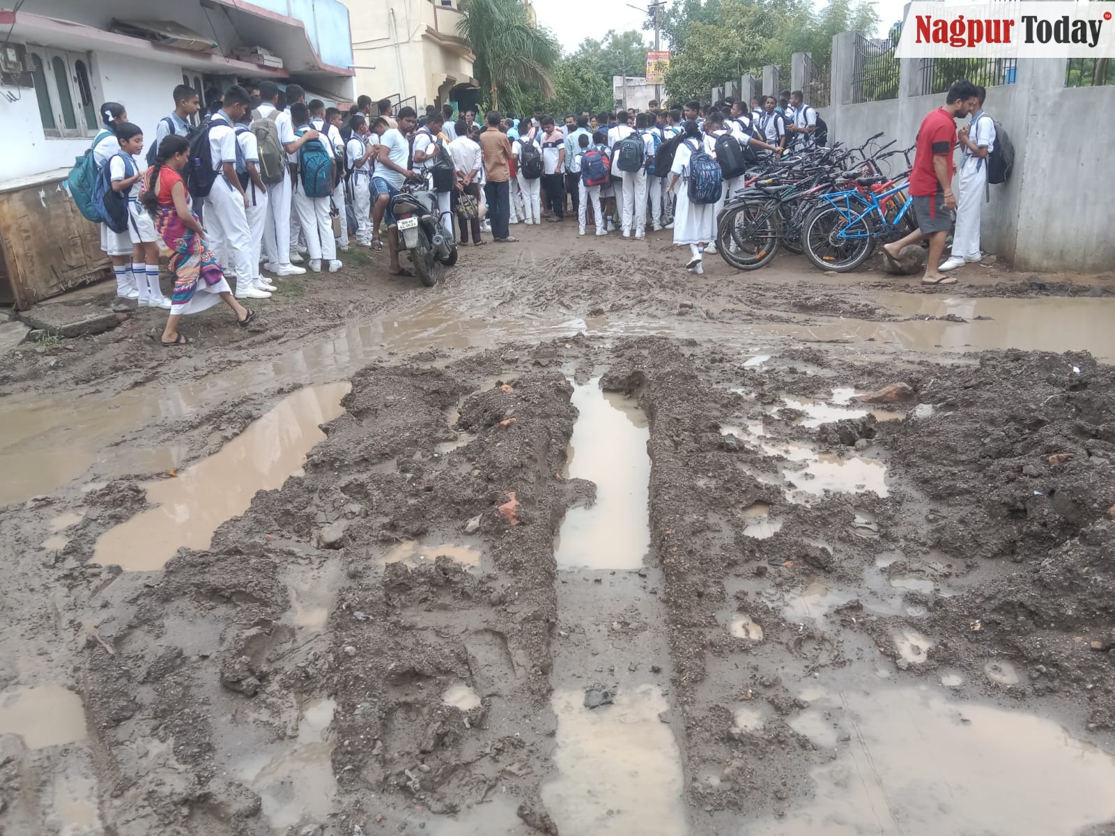 Students Navigate Muddy, Poorly Maintained Roads As School Resumes ...