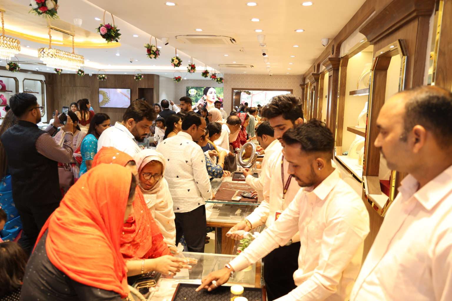 "Rokde Jewellers Unveils 'Celebrations of Jewelry'