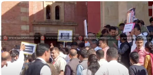 Day 1 of Winter Session: MVA stages protest demanding ‘EVM hatao ...