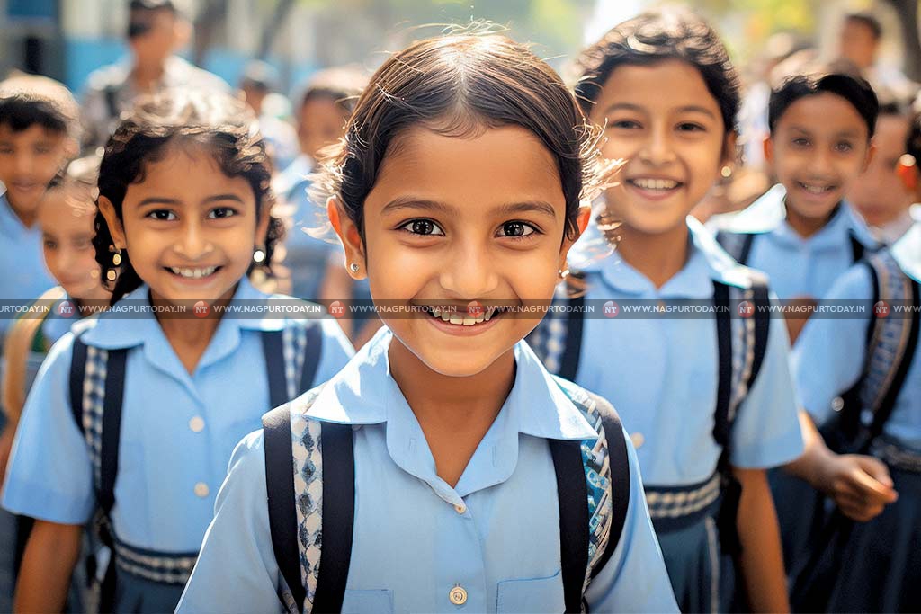 ‘One State, One Uniform’: Maha to roll out free uniforms to Govt ...