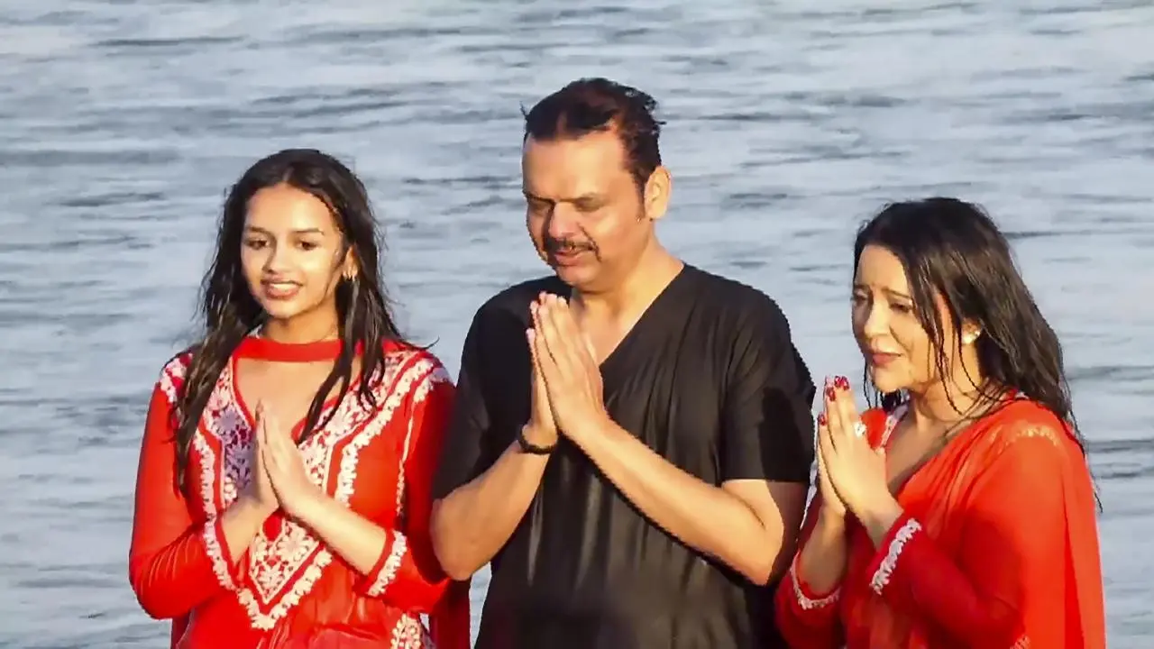 CM Fadnavis, family take holy dip at Maha Kumbh Sangam