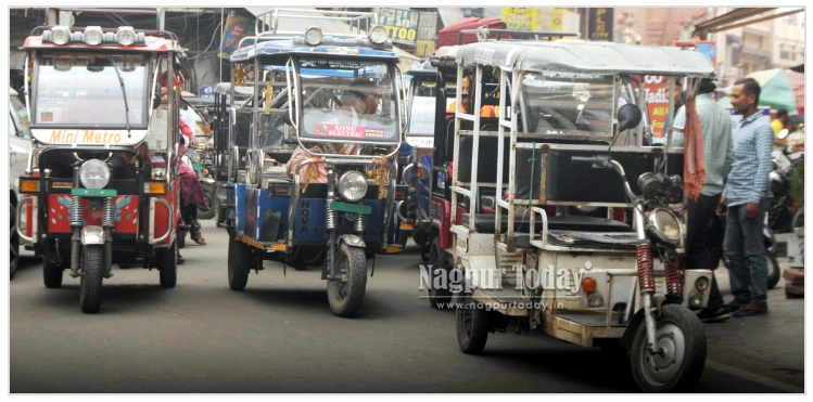 Over 600 e-rickshaws face police heat in a single day for traffic chaos ...