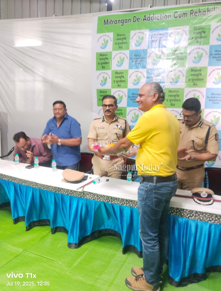 Nagpur CP Dr Singal visits Mitrangan De-Addiction and Rehabilitation Centre