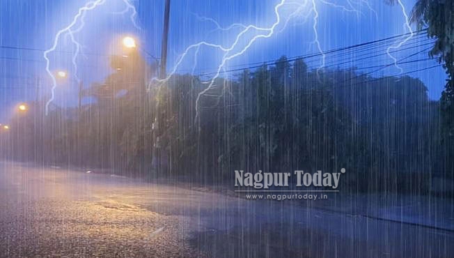 Heavy Rainfall Alert Issued for Nagpur District: Thunderstorms and Gusty Winds Expected