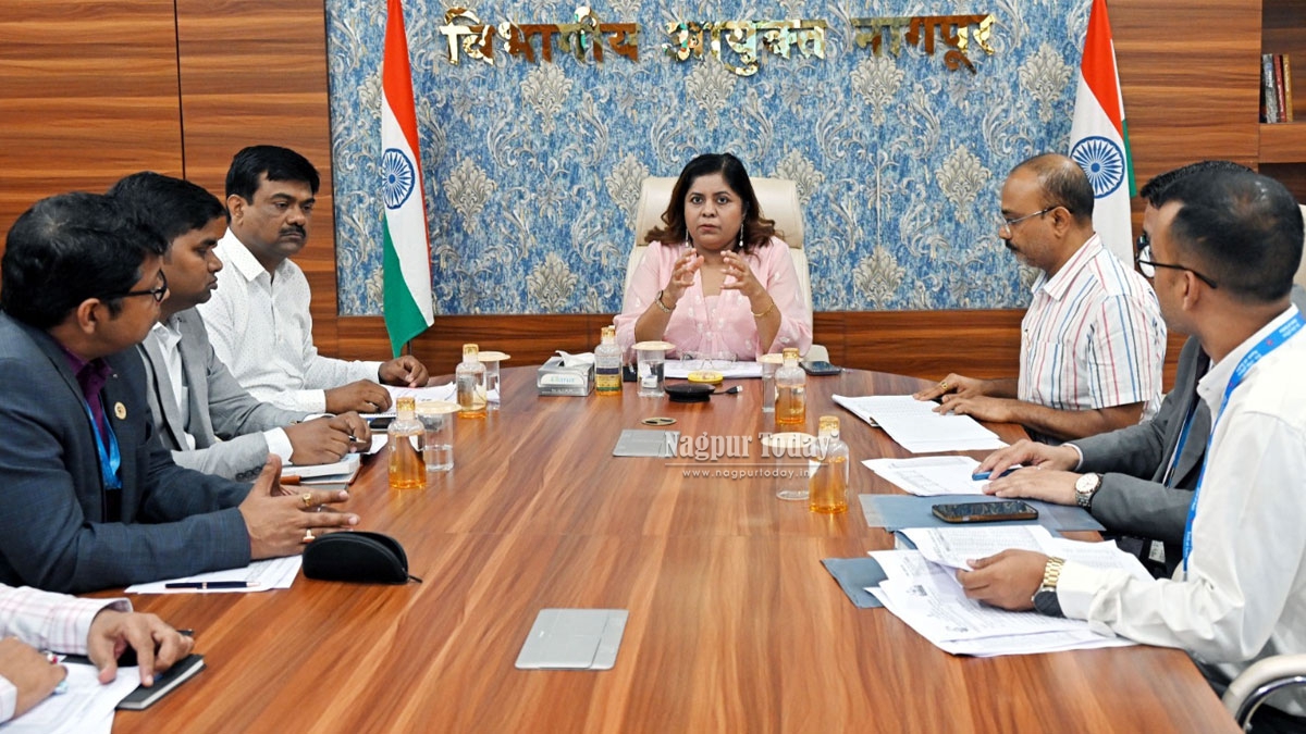 Divisional Commissioner Vijayalakshmi Bidari Orders Kharif Loan ...