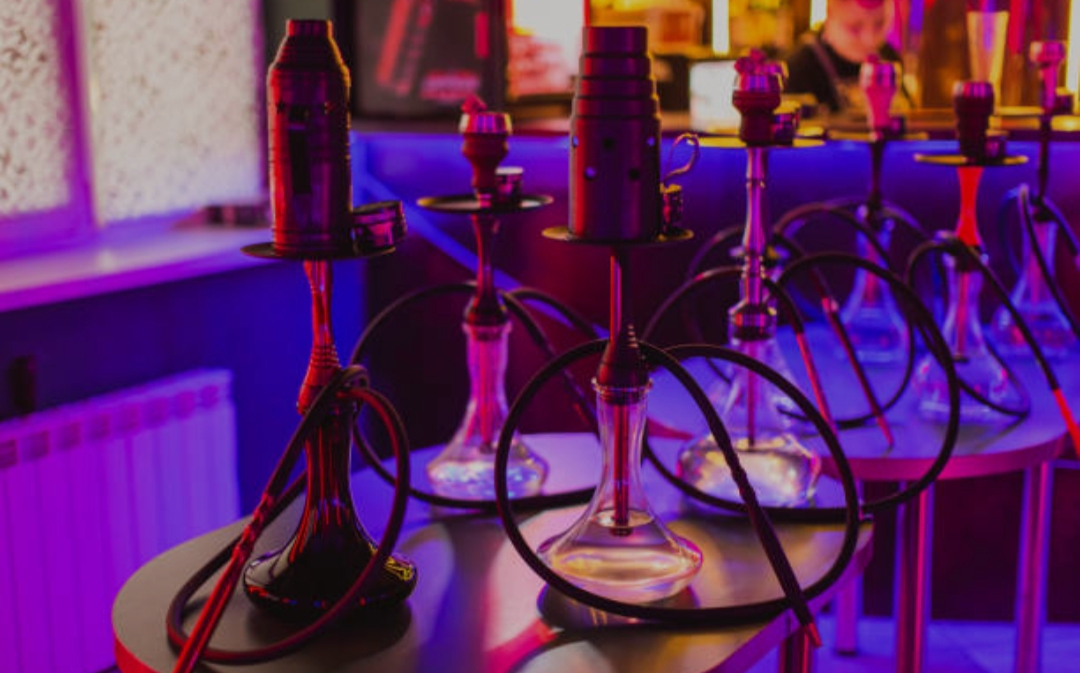 Nagpur: Police raid ‘Saffron’ hookah parlour; manager arrested, owner ...