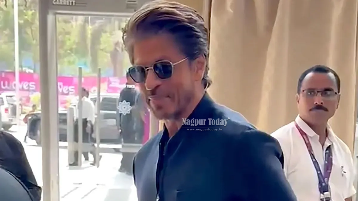 SRK turning 60 can't be factually confirmed, quips Tharoor