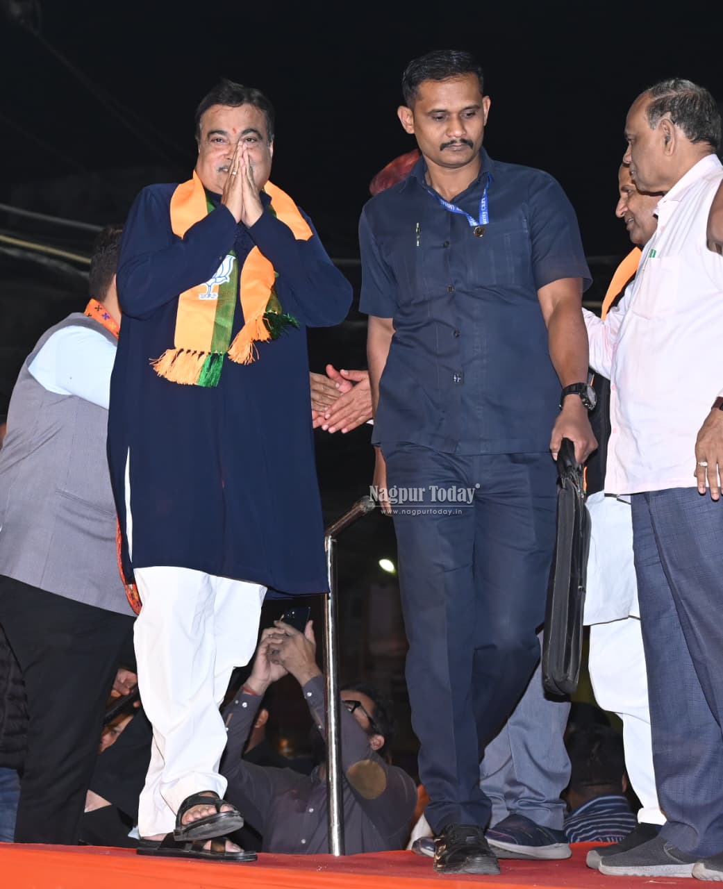 BJP Celebrates Big Win in Nagpur; Fadnavis, Gadkari Join Victory ...