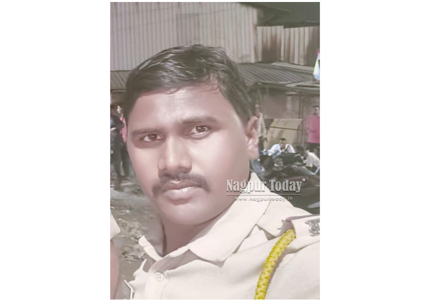 Deadly Attack on Police in Nagpur; PSI Stabbed, Bullet Bike Snatched by ...